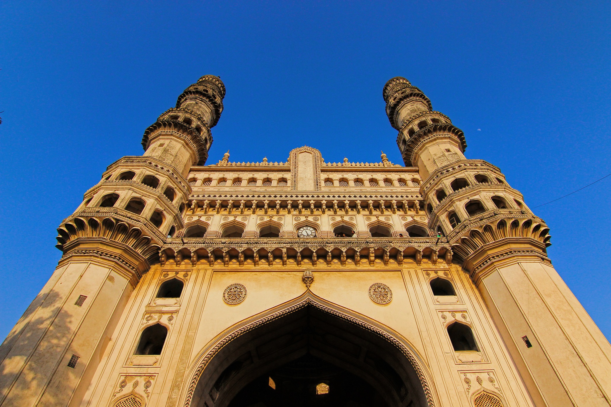 5 amazing facts about the Charminar : Trail-Stained
